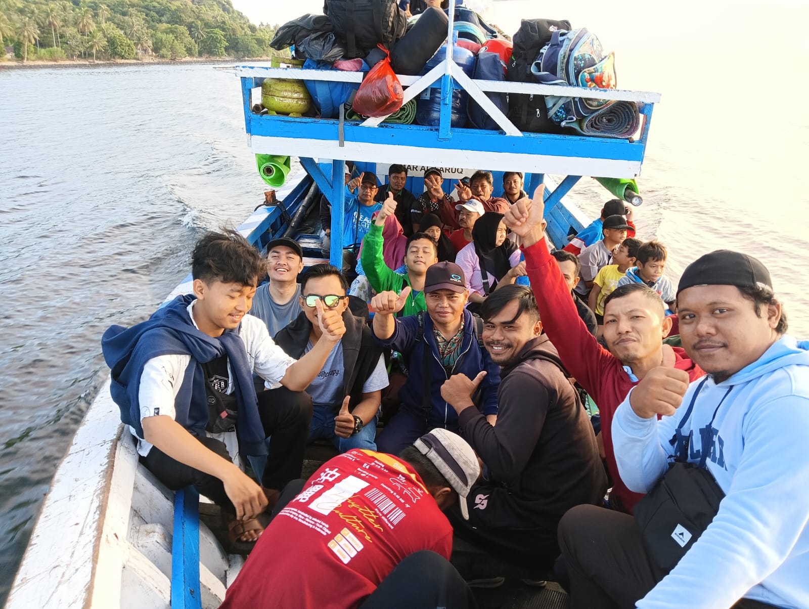 Ijtima Wilayah Rasa Wisata Tarbiyat di Pulau Lemukutan Kalbar - Khuddam ...